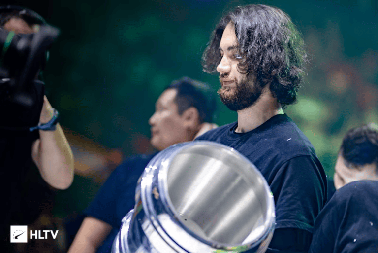 Virtus.pro将Jame移至替补席。